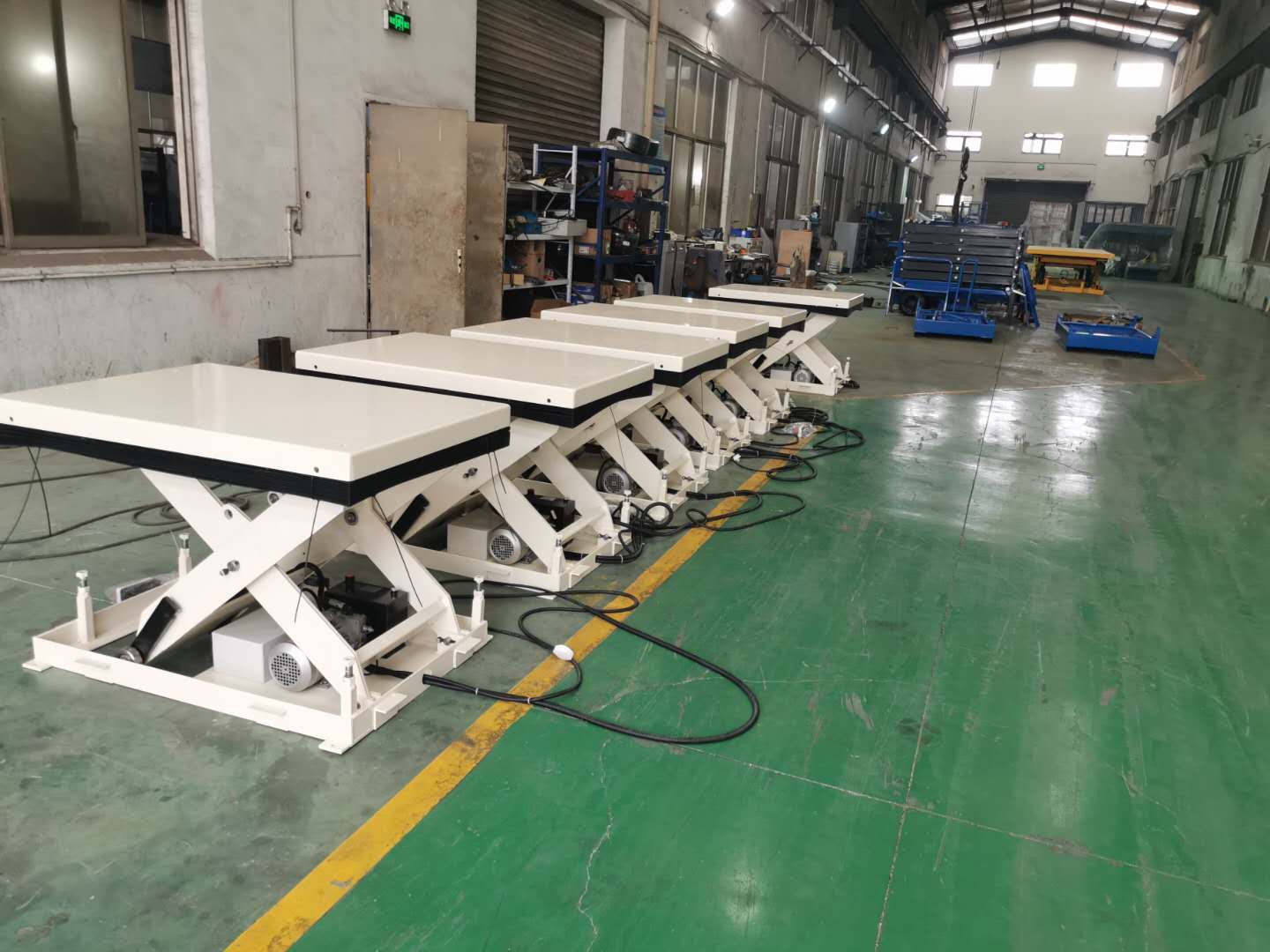 重型液压升降平台-剪叉式/刚性链/丝杠式/轨道行走/固定式升降平台-升降平台厂家[迅特]